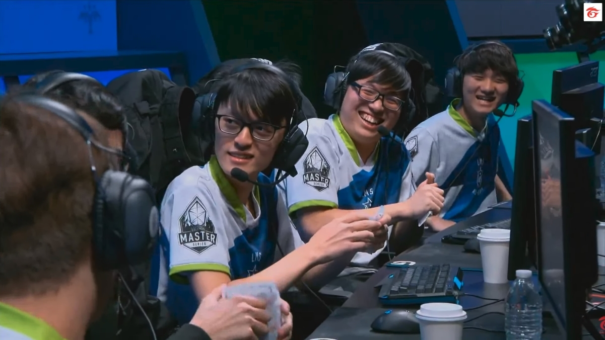 FoFo沙皇超神Carry，LMS首局大勝LPL，Uzi成功衛冕單挑賽冠軍 | 4Gamers